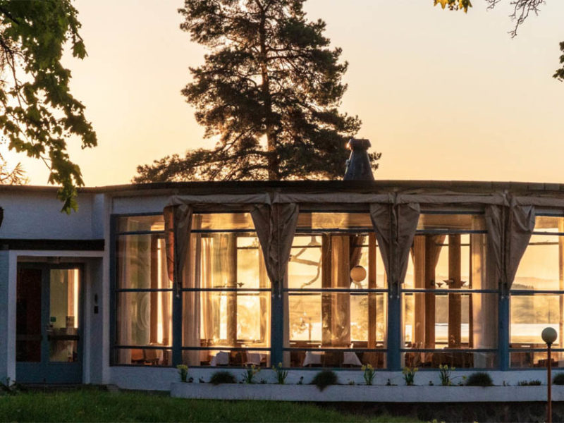 Fornebu Terrasse er et annerledes selskapslokale, helt i vannkanten ved ...